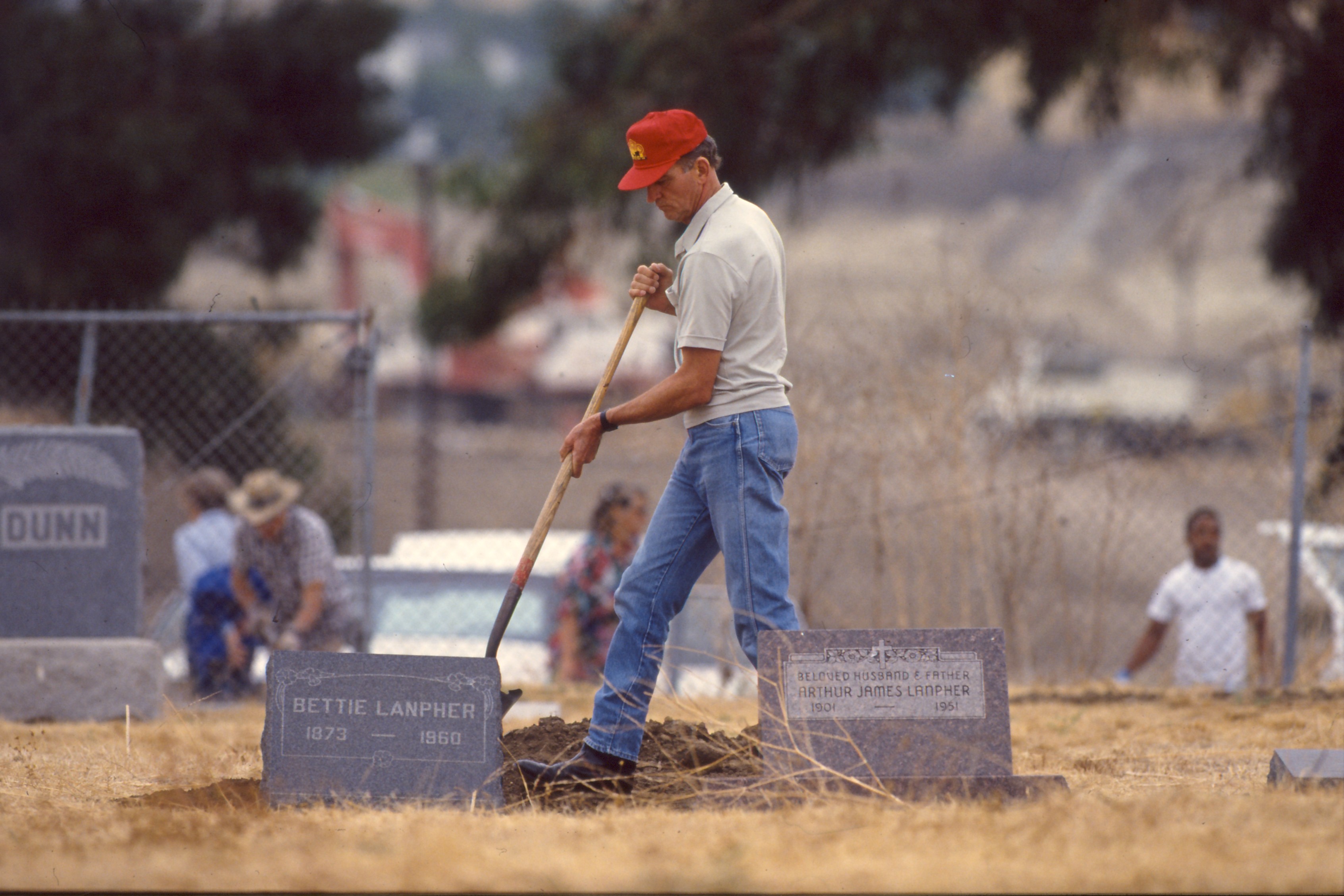Cemeteries – Histories and Mysteries