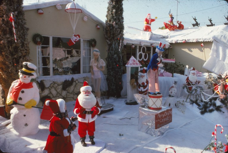 A Christmas Miracle – George Carpenter’s Giant Santa – Histories and ...